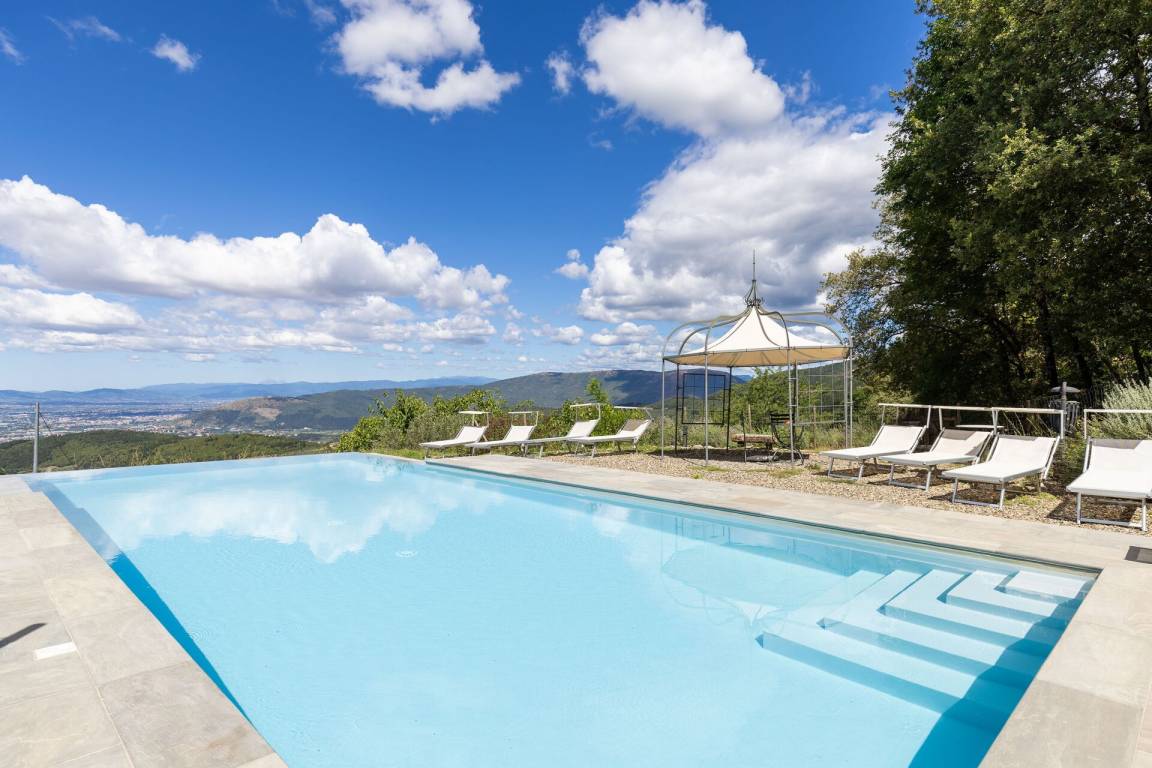 450 M² Villa ∙ 6 Bedrooms ∙ 12 Guests - Florence