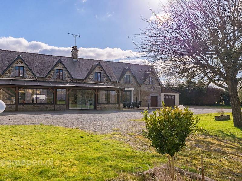 Maison De Vacances ∙ 6 Chambres ∙ 12 Personnes - Avranches