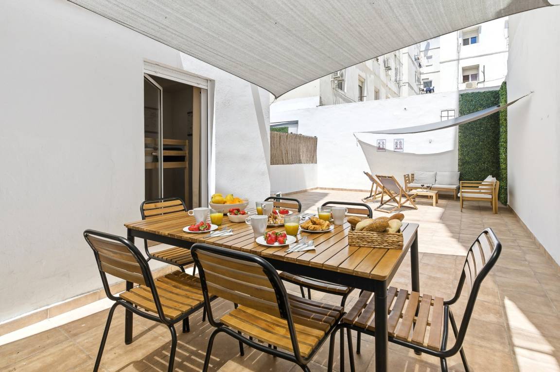 80 M² Apartment ∙ 3 Bedrooms ∙ 6 Guests - Valencia