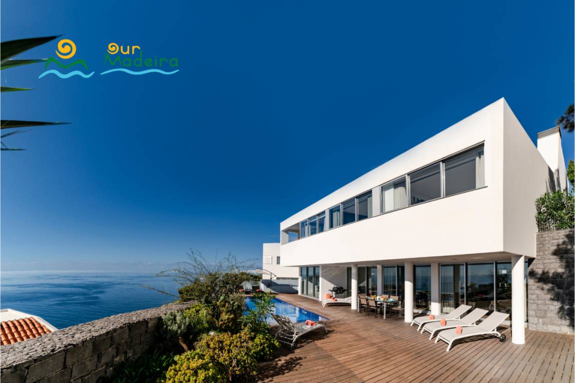 400 M² Villa ∙ 4 Bedrooms ∙ 8 Guests - Madeira