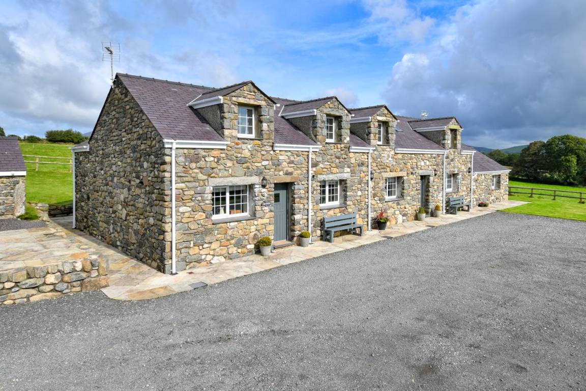 Cottage ∙ 3 Bedrooms ∙ 6 Guests - Pwllheli
