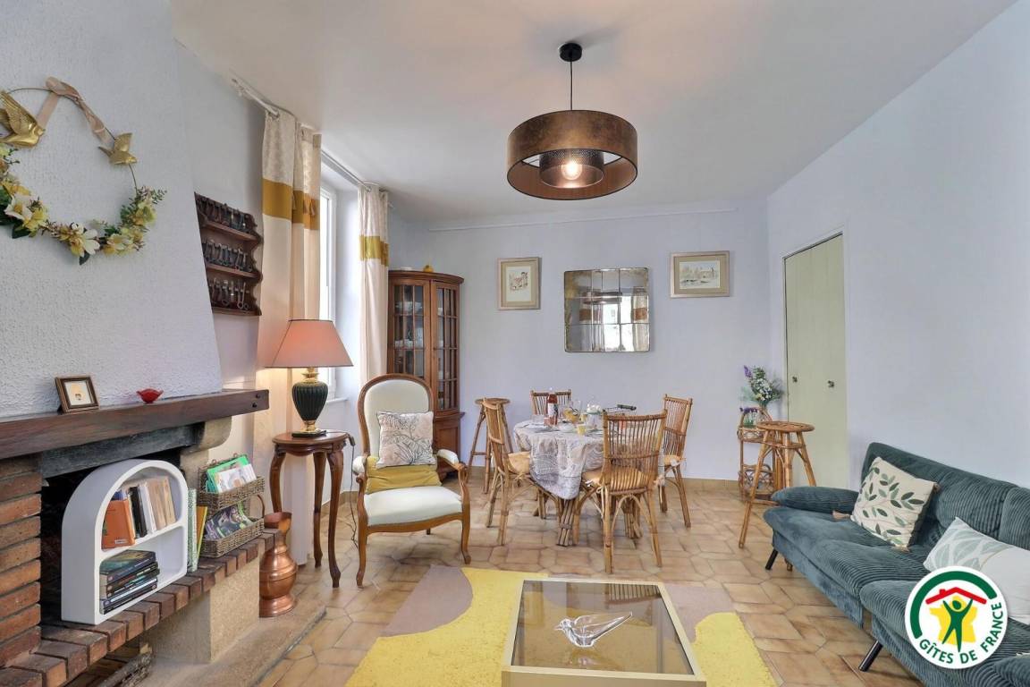 Gîte ∙ 3 Chambres ∙ 6 Personnes - Rhône-Alpes