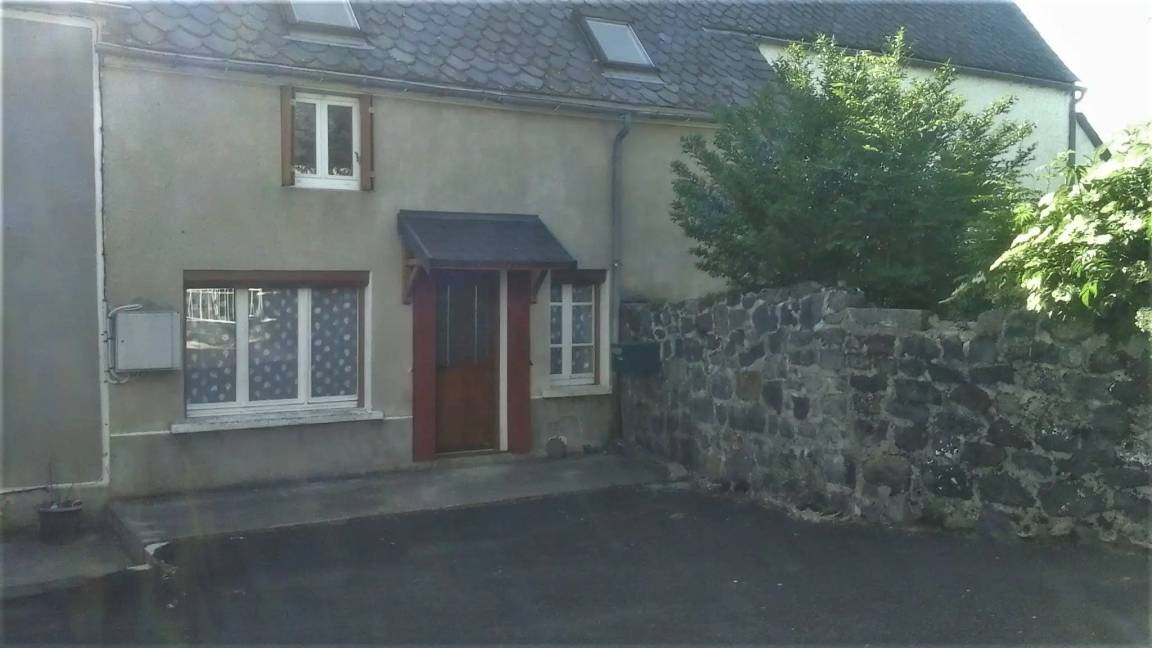 87 M² Huis ∙ 3 Slaapkamers ∙ 6 Gasten - La Tour-d'Auvergne