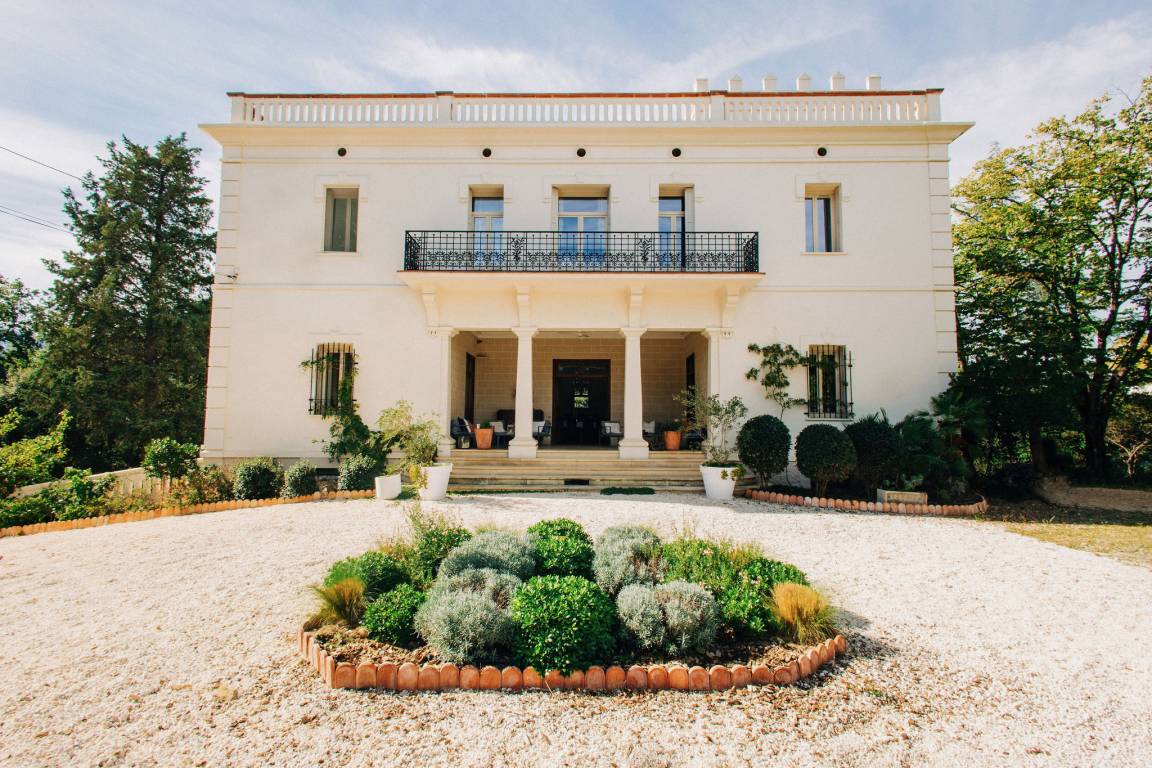 300 M² Villa ∙ 5 Schlafzimmer ∙ 10 Gäste - Le Boulou
