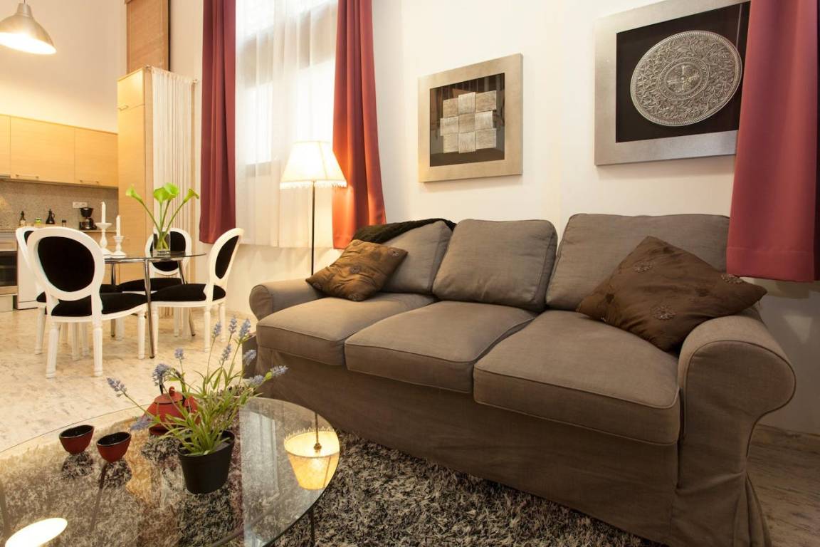 68 M² Apartamento ∙ 2 Habitaciones ∙ 4 Huéspedes - Cerdanyola del Vallès