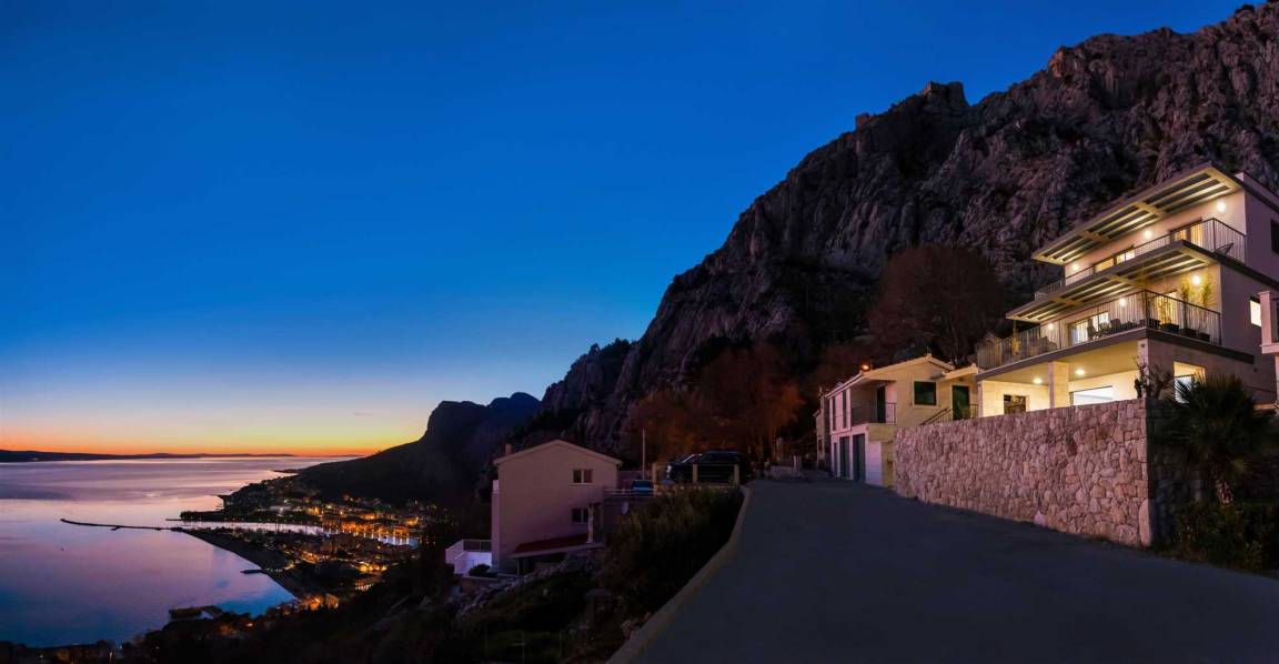 287 M² Villa ∙ 3 Schlafzimmer ∙ 7 Gäste - Omiš