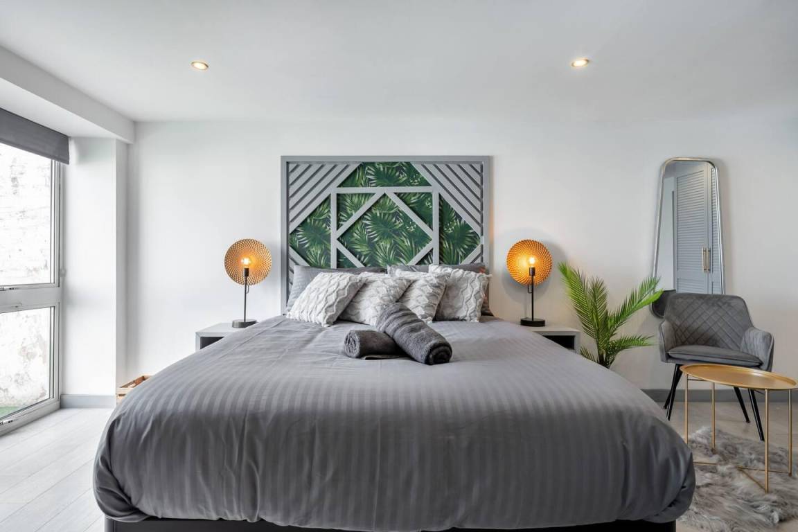 95 M² Apartment ∙ 4 Bedrooms ∙ 8 Guests - London