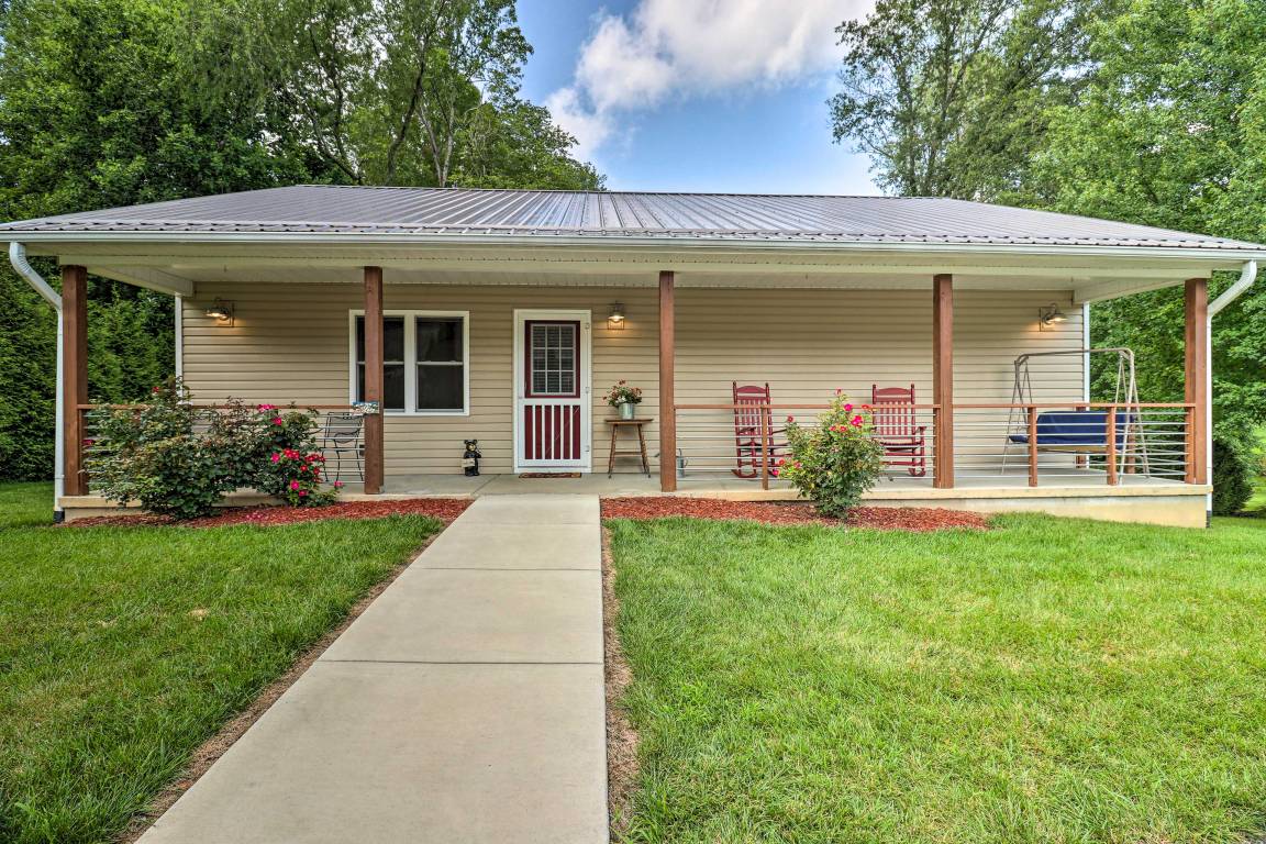 92 M² Cottage ∙ 2 Bedrooms ∙ 4 Guests - Waynesville, NC