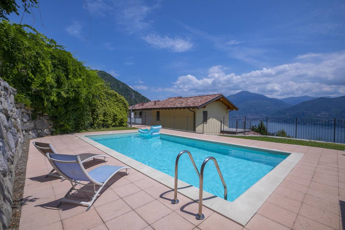 150 M² Apartment ∙ 3 Bedrooms ∙ 6 Guests - Varenna