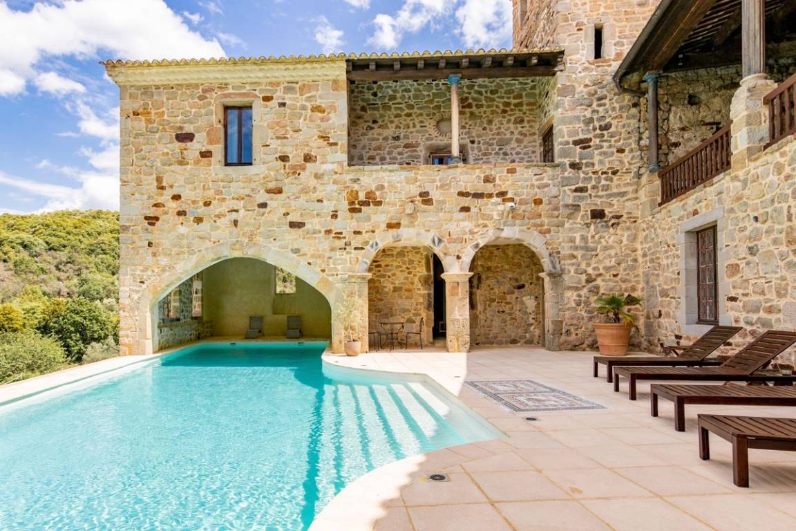 Castle ∙ 21 Bedrooms ∙ 20 Guests - Ardèche