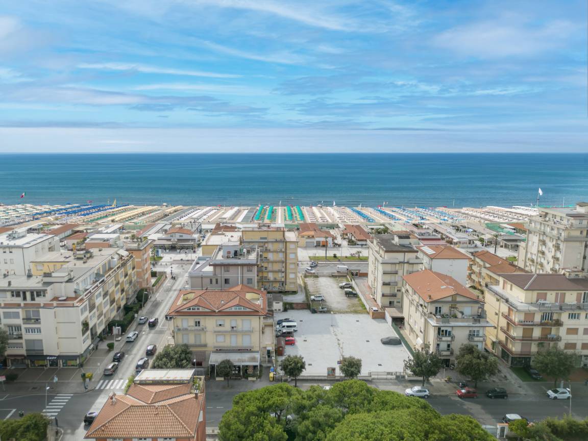 120 M² Apartment ∙ 4 Bedrooms ∙ 8 Guests - Viareggio