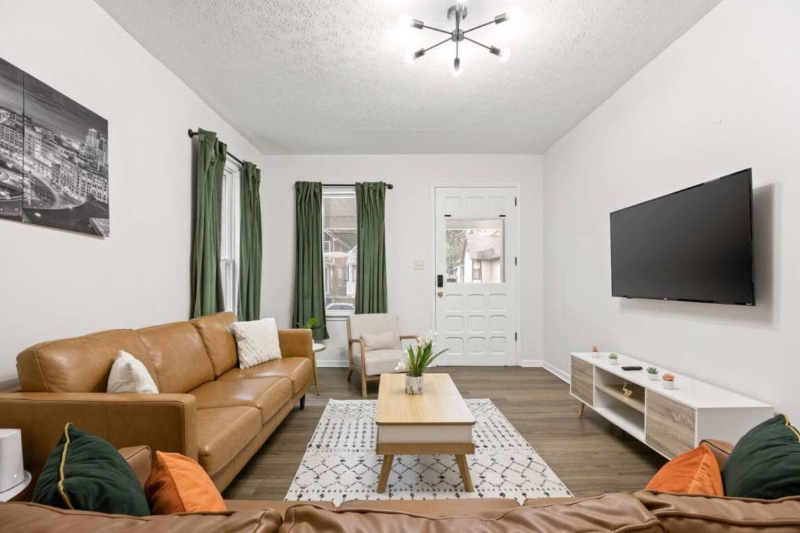 186 M² House ∙ 3 Bedrooms ∙ 6 Guests - Indianapolis, IN