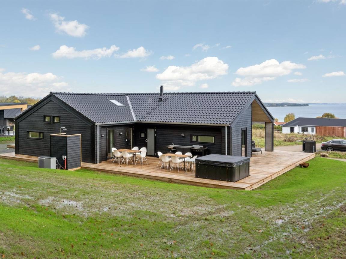 150 M² Ferienhaus ∙ 1 Schlafzimmer ∙ 11 Gäste - Kolding
