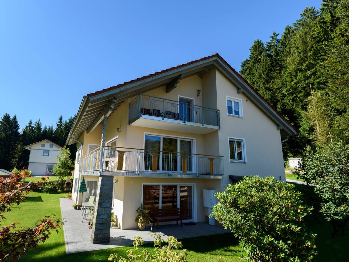 75 M² Ferienwohnung ∙ 2 Schlafzimmer ∙ 5 Gäste - Hauzenberg