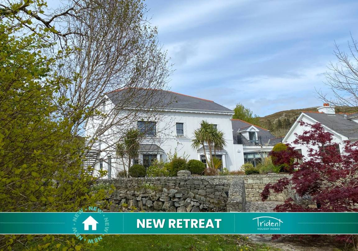 120 M² House ∙ 10 Bedrooms ∙ 25 Guests - Clifden