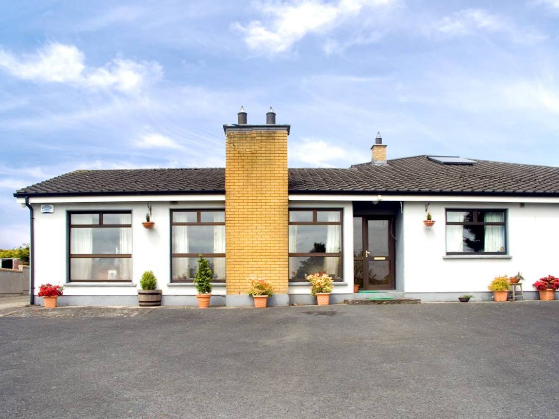 House ∙ 2 Bedrooms ∙ 7 Guests - Ireland