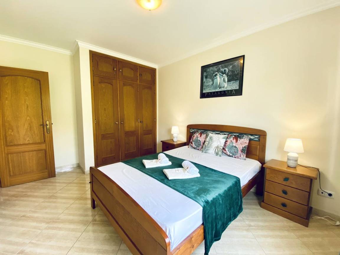 94 M² Apartamento ∙ 2 Habitaciones ∙ 6 Huéspedes - Quarteira