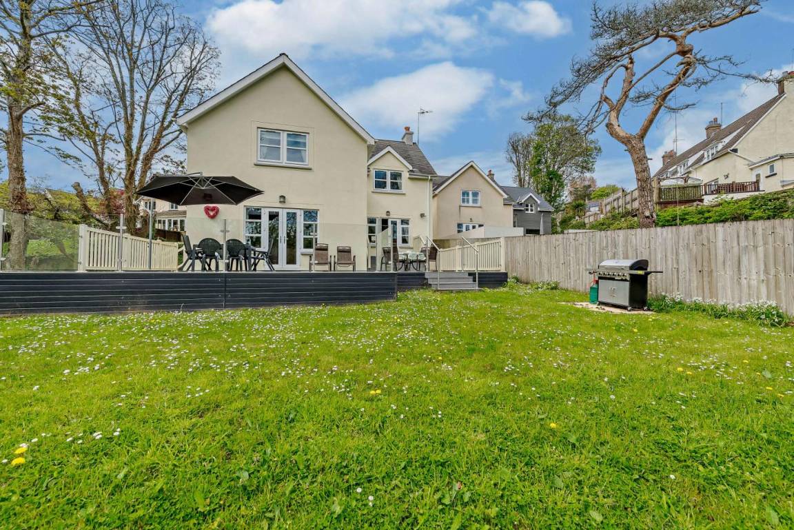 Cottage ∙ 4 Bedrooms ∙ 8 Guests - Tenby