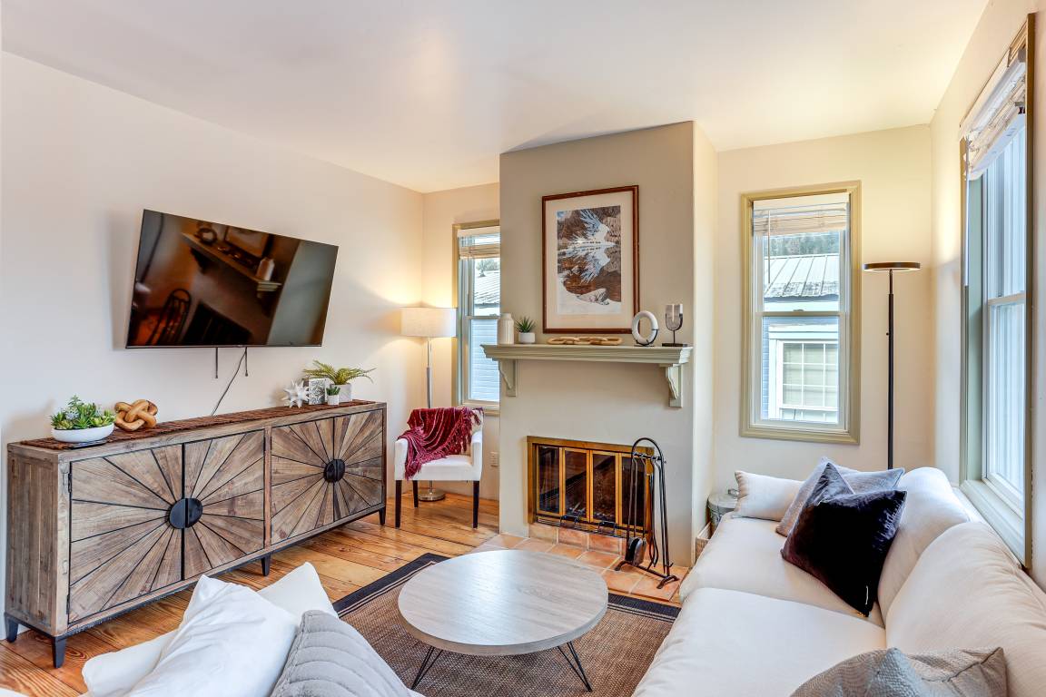 102 M² Apartment ∙ 2 Bedrooms ∙ 4 Guests - Ouray, CO