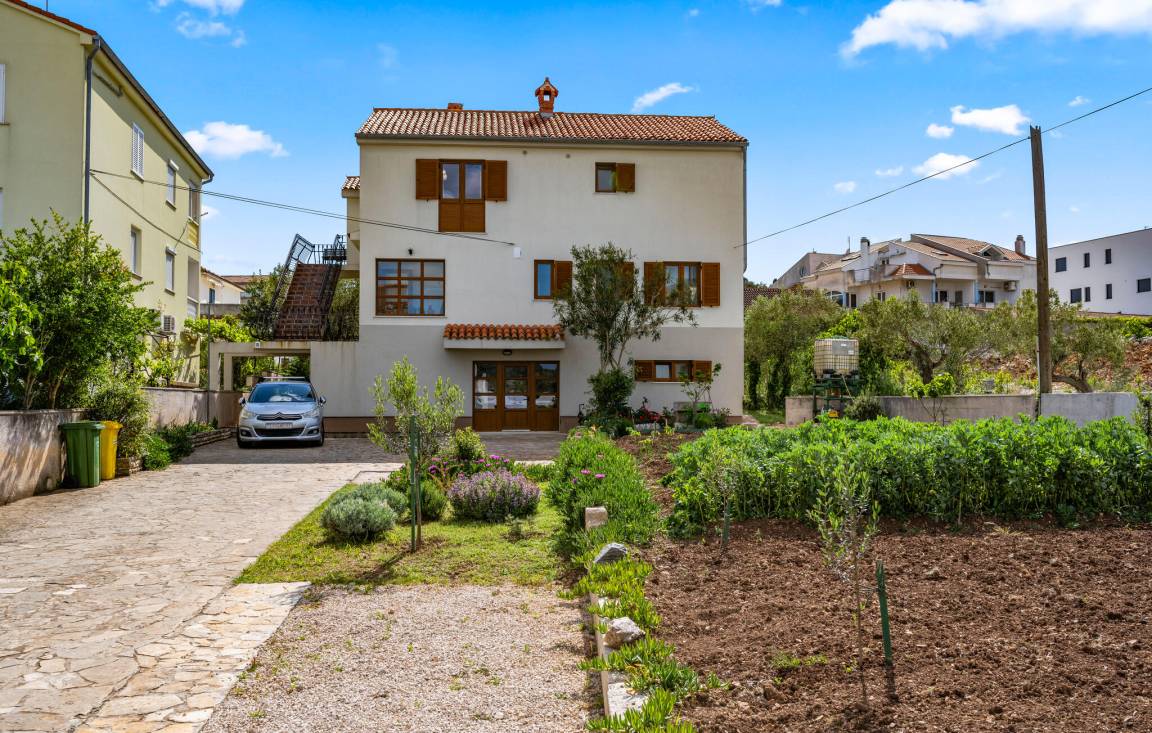 100 M² Ferienwohnung ∙ 2 Schlafzimmer ∙ 4 Gäste - Murter
