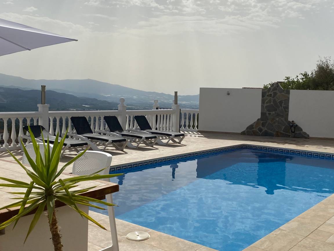 100 M² Villa ∙ 3 Bedrooms ∙ 6 Guests - Salobreña