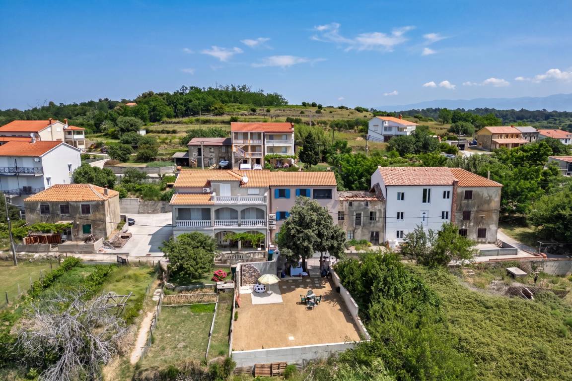 192 M² House ∙ 3 Bedrooms ∙ 8 Guests - Lopar