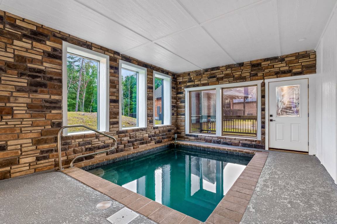 222 M² Cabin ∙ 2 Bedrooms ∙ 6 Guests - Pigeon Forge, TN