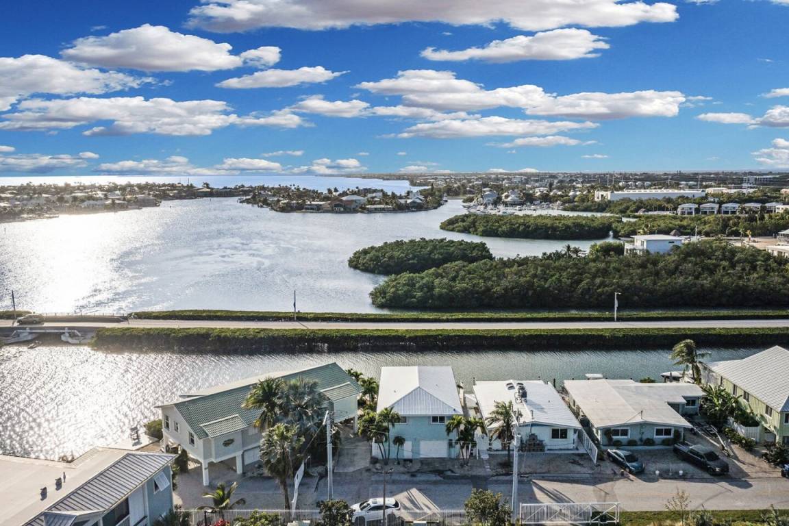 House ∙ 2 Bedrooms ∙ 6 Guests - Curry Hammock State Park, Marathon