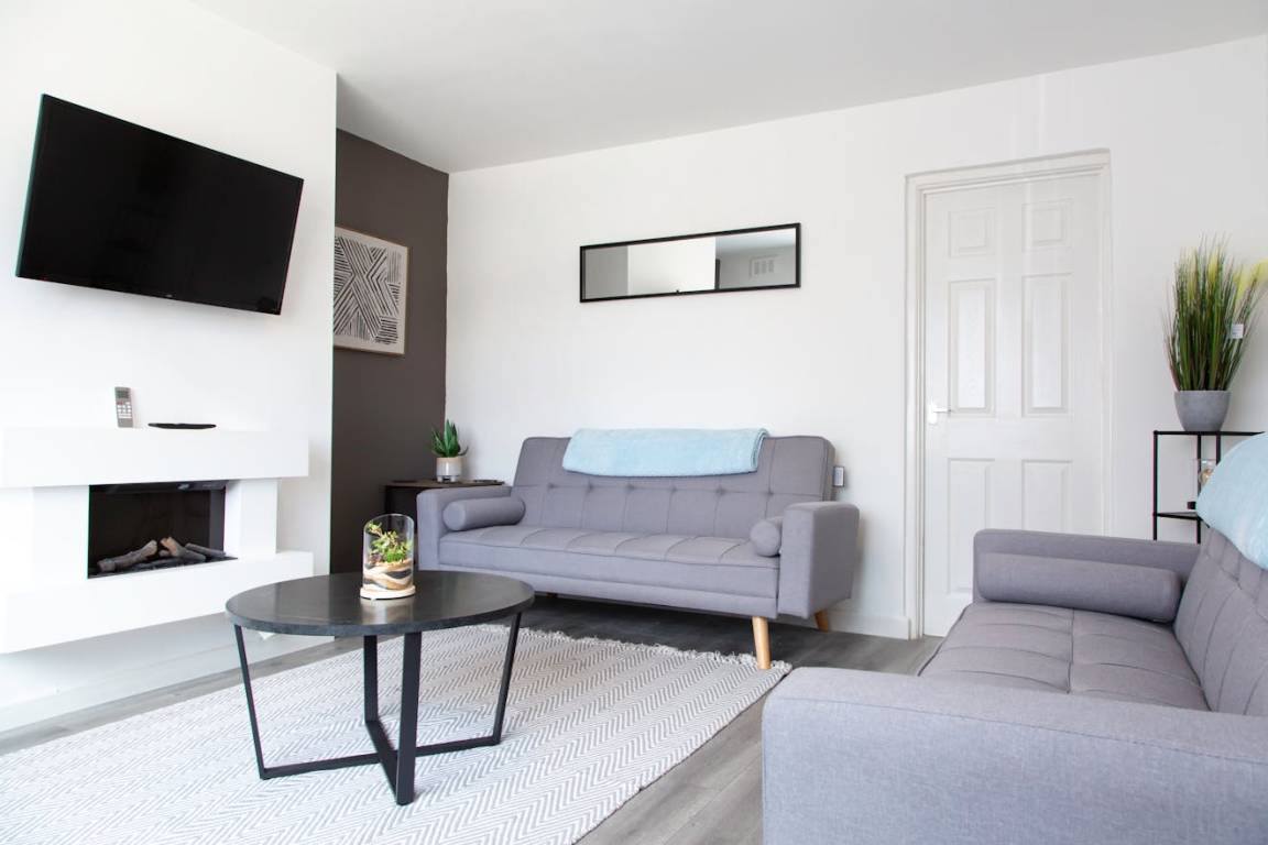 120 M² Huis ∙ 3 Slaapkamers ∙ 5 Gasten - Warrington