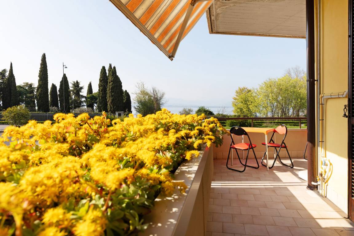 75 M² Appartamento Vacanza ∙ 1 Camera Da Letto ∙ 5 Ospiti - Desenzano del Garda