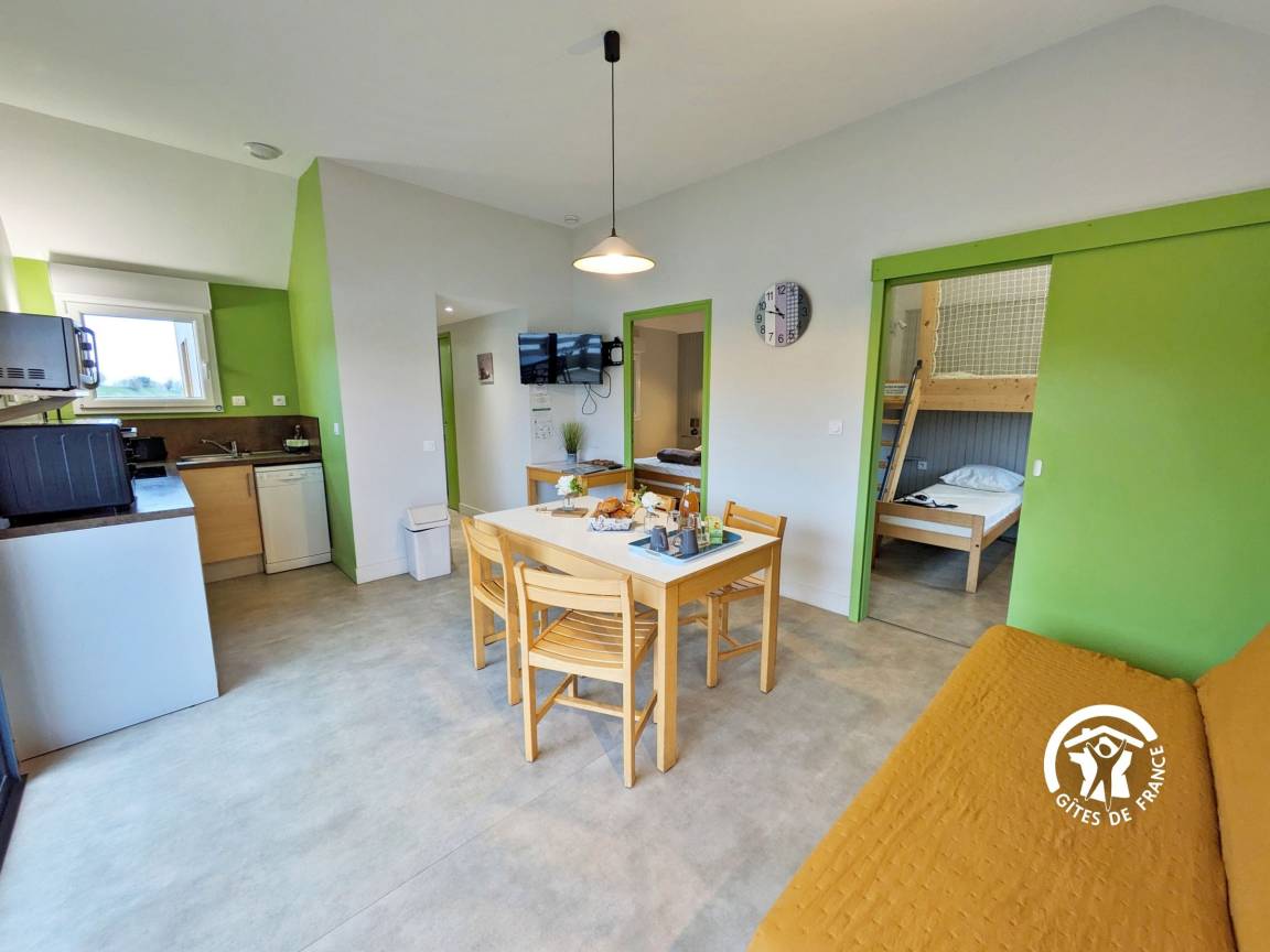 48 M² Cottage ∙ 2 Bedrooms ∙ 4 Guests - Mayenne