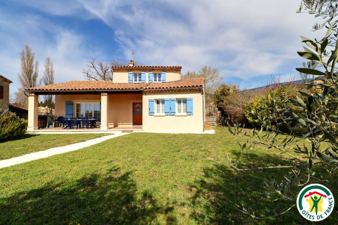 150 M² Gîte ∙ 4 Chambres ∙ 8 Personnes - Valréas