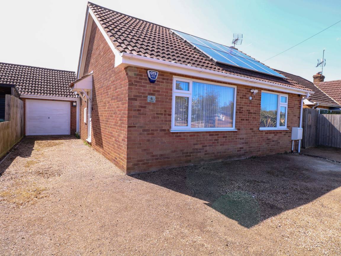 Cottage ∙ 2 Bedrooms ∙ 4 Guests - Heacham