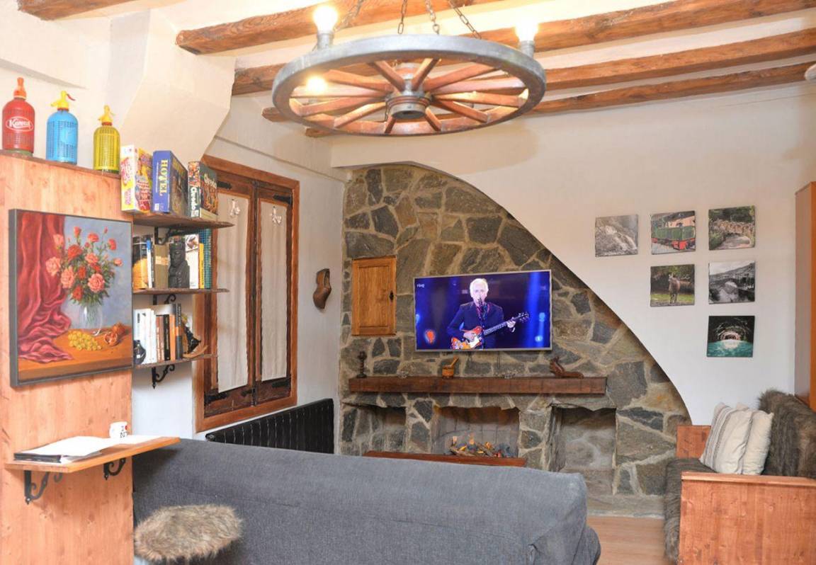55 M² Apartamento ∙ 2 Habitaciones ∙ 6 Huéspedes - Bagà