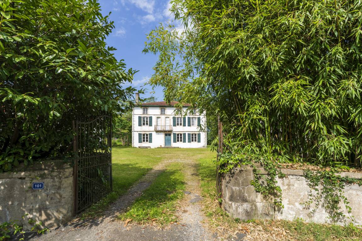 600 M² Maison De Vacances ∙ 8 Chambres ∙ 15 Personnes - Biarritz