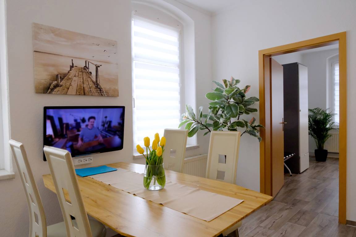 35 M² Ferienwohnung ∙ 1 Schlafzimmer ∙ 2 Gäste - Gera