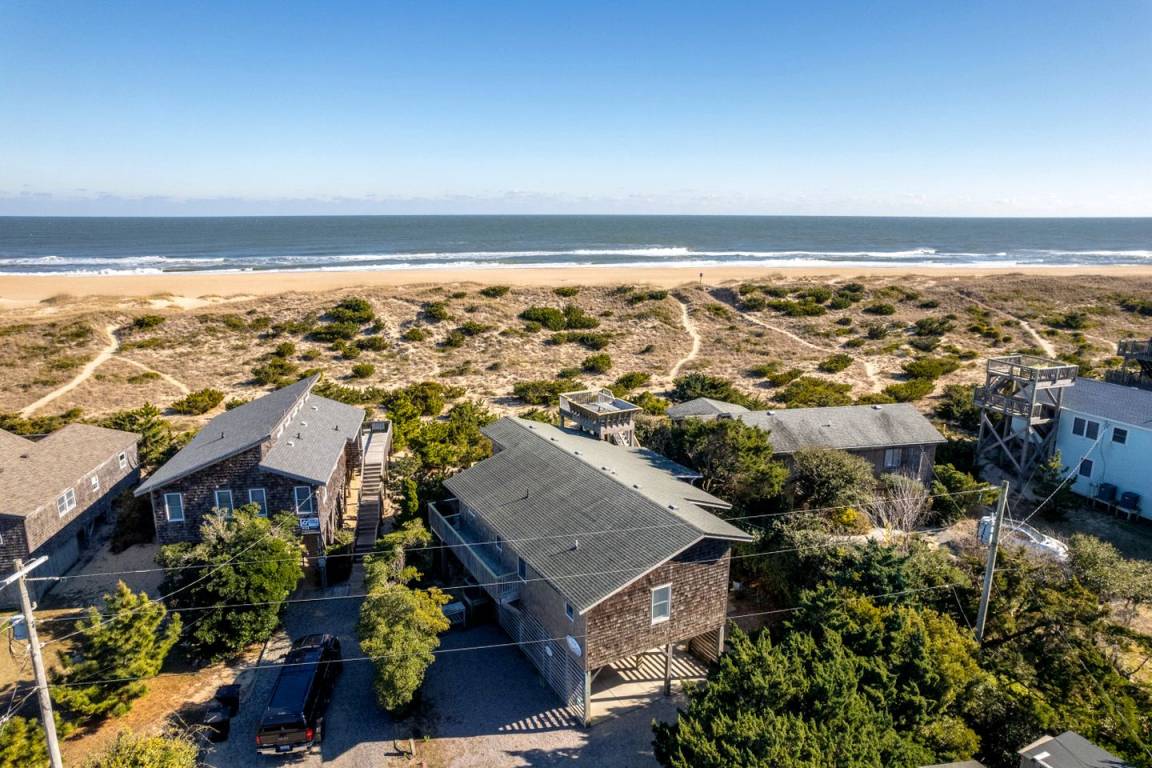 House ∙ 4 Bedrooms ∙ 10 Guests - Outer Banks, NC