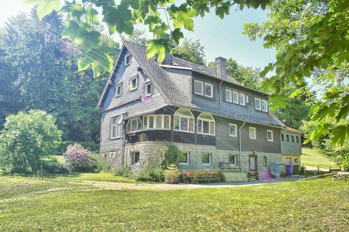 415 M² Ferienhaus ∙ 11 Schlafzimmer ∙ 32 Gäste - Willingen (Upland)