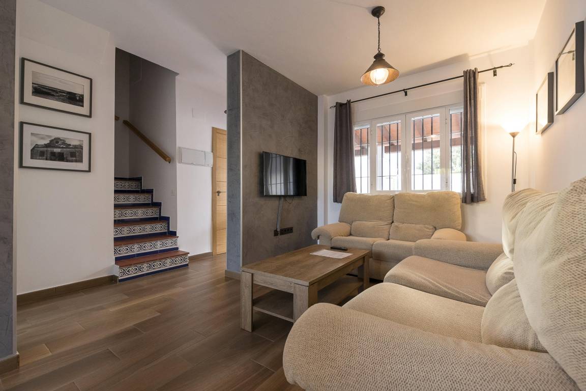 88 M² Chalet ∙ 3 Habitaciones ∙ 6 Huéspedes - San Fernando, España