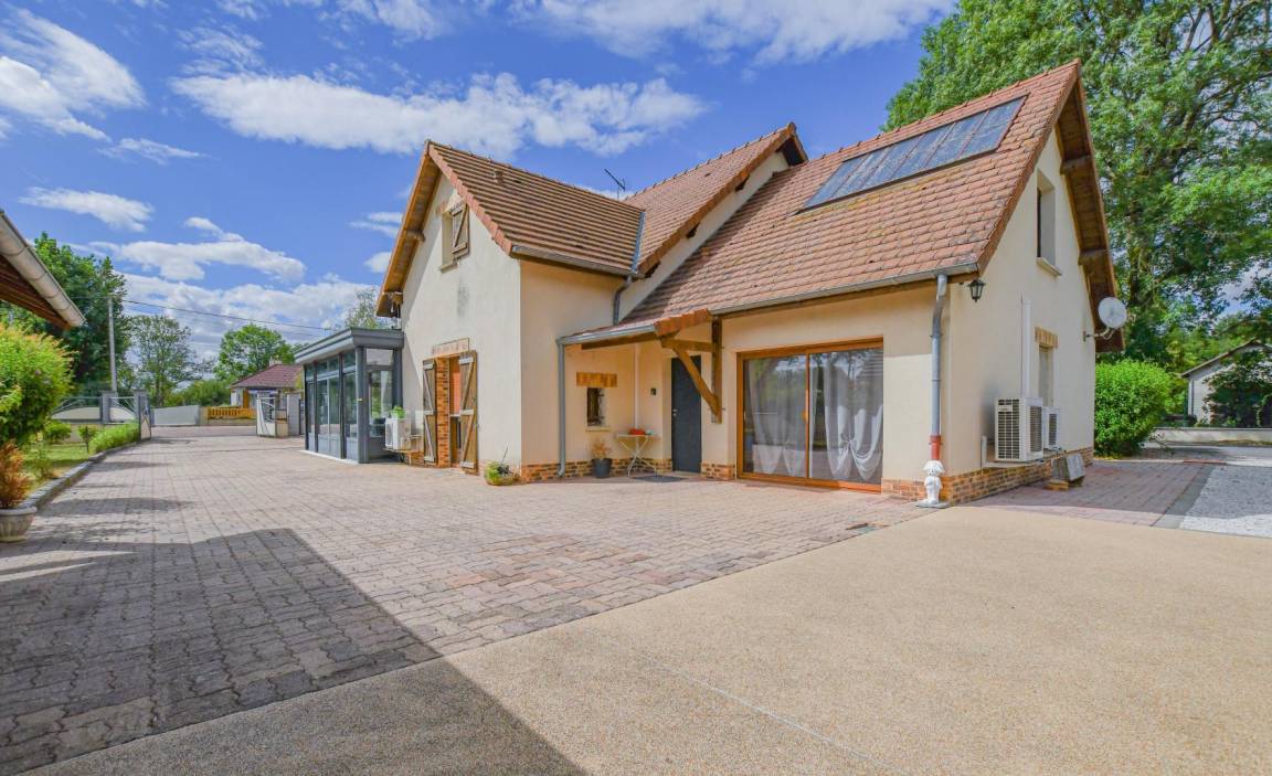 182 M² Gîte ∙ 4 Chambres ∙ 8 Personnes - Aube