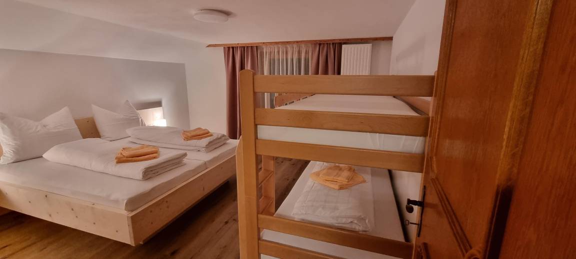 75 M² Ferienwohnung ∙ 2 Schlafzimmer ∙ 6 Gäste - Gaschurn