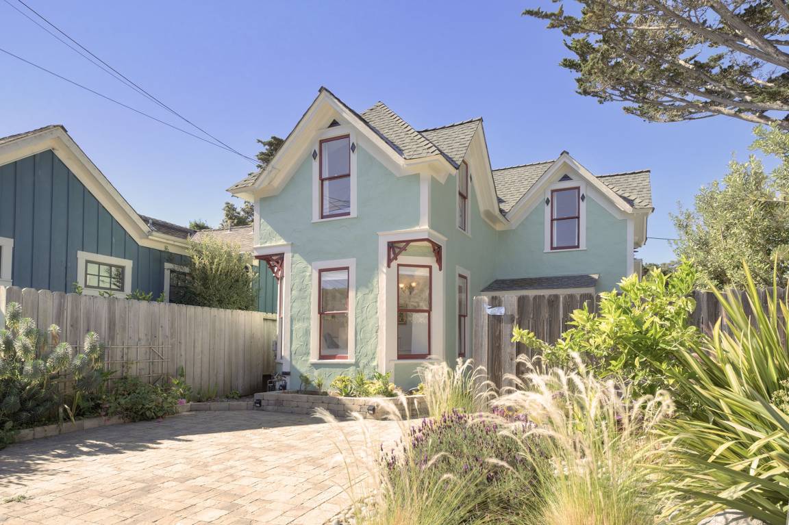 111 M² House ∙ 3 Bedrooms ∙ 6 Guests - Monterey, CA