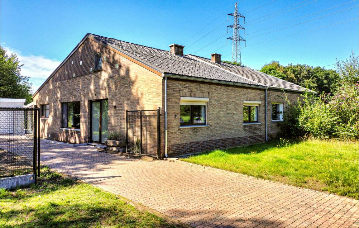 160 M² House ∙ 2 Bedrooms ∙ 6 Guests - As