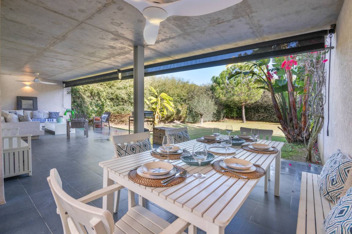 200 M² Villa ∙ 4 Bedrooms ∙ 12 Guests - El Rompido