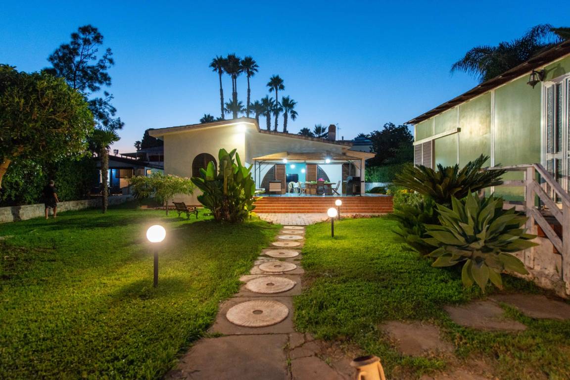 Villa ∙ 4 Schlafzimmer ∙ 7 Gäste - Avola
