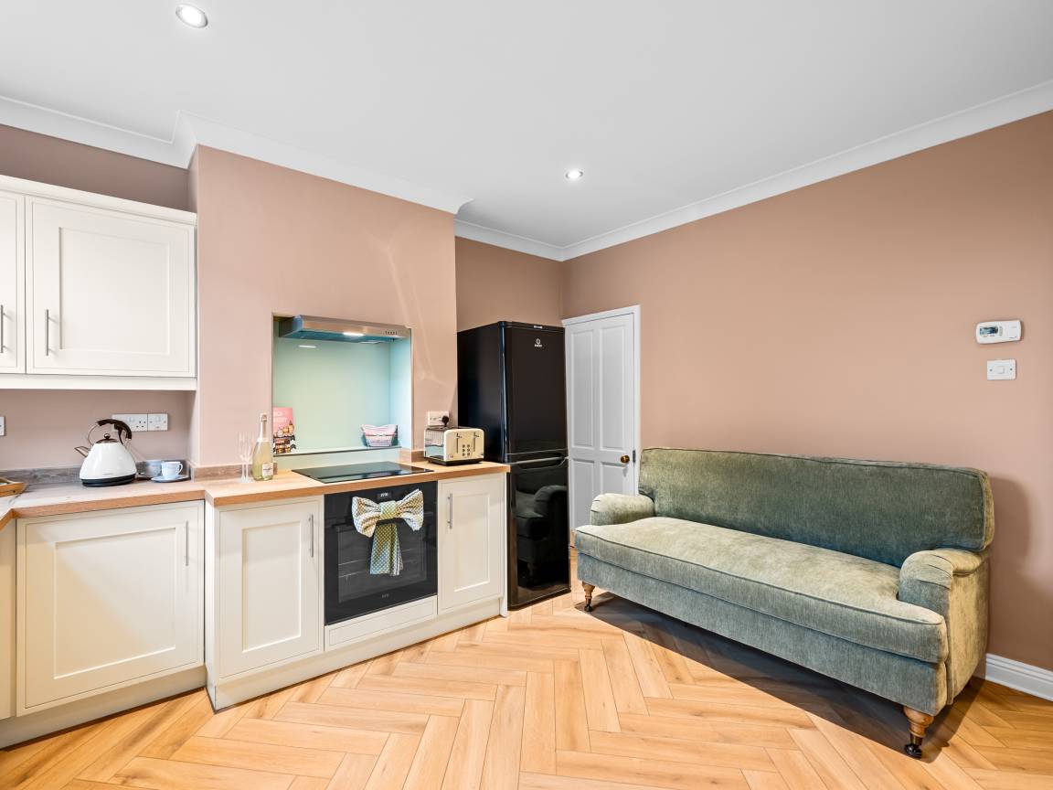 Cottage ∙ 3 Bedrooms ∙ 4 Guests - Lincoln