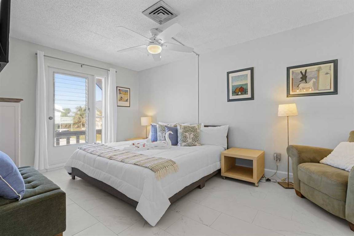 Condo ∙ 2 Bedrooms ∙ 6 Guests - Fort Myers Beach, FL