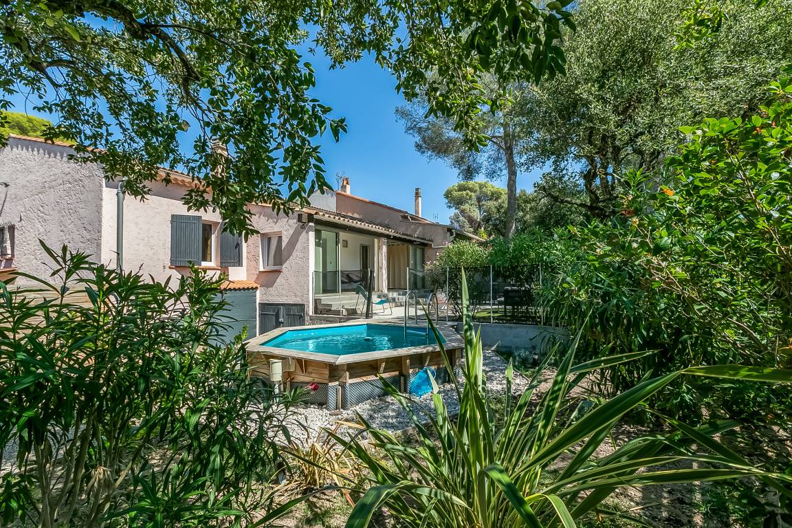 120 M² Villa ∙ 3 Bedrooms ∙ 5 Guests - Cap Estérel