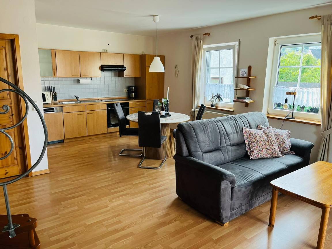 80 M² Ferienwohnung ∙ 2 Schlafzimmer ∙ 4 Gäste - Bernkastel-Kues