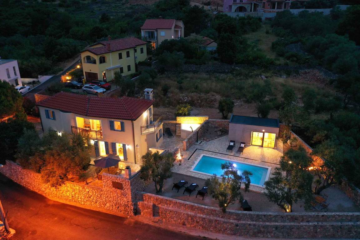 120 M² Villa ∙ 3 Bedrooms ∙ 8 Guests - Crikvenica